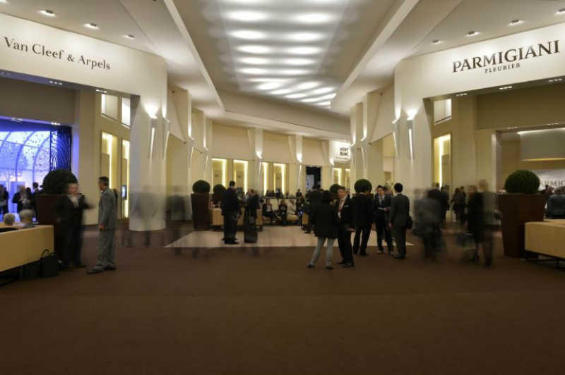 Discover All About The Luxury Watch Industry At SIHH Genève 2019 ...
